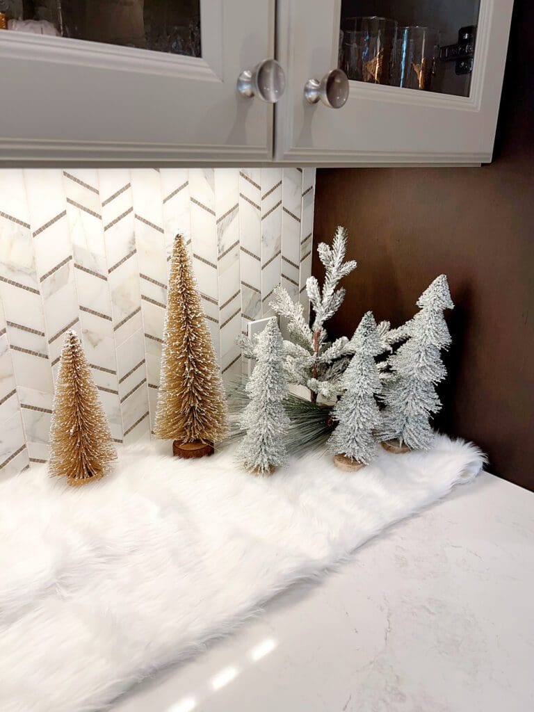 Cheers to the Holidays: How to Set Up a Stylish Bar in a Small Space ...