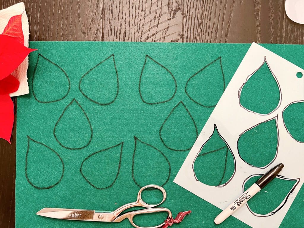 How to Make a Pretty Felt Poinsettia Garland